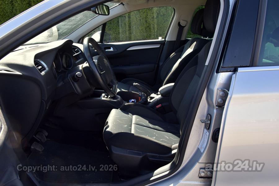 Pelēks Citroen C4 2011 Tartu, ar dzinēja tilpumu 1.40 L un nobraukumu 102 tūkst. km par 3990 €, foto 11 vietnē AUTOMOTO.COM.LV