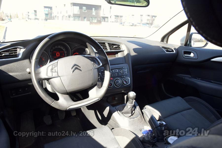 Pelēks Citroen C4 2011 Tartu, ar dzinēja tilpumu 1.40 L un nobraukumu 102 tūkst. km par 3990 €, foto 13 vietnē AUTOMOTO.COM.LV