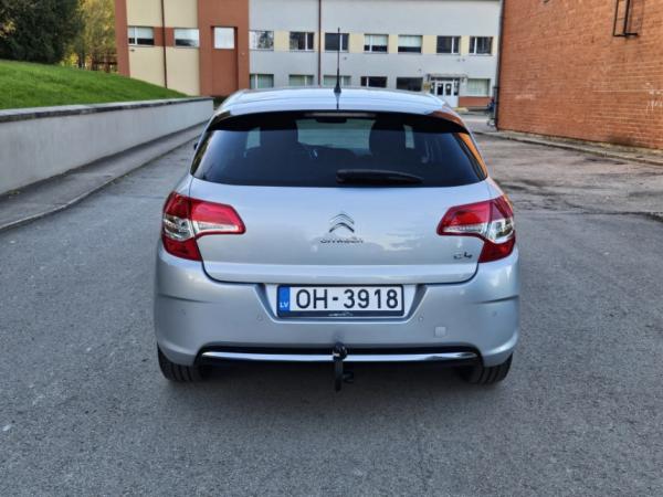 Grey Citroen C4 2011 in Riga, with an engine capacity of 1.40 L and mileage of 241 thousand km for 4490 €, photo 8 on AUTOMOTO.COM.LV