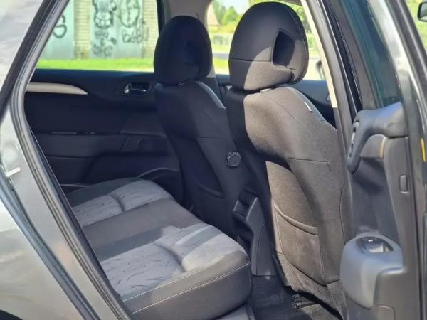 Grey Citroen C4 2011 in Grobiņa, with an engine capacity of 1.60 L and mileage of 186 thousand km for 4450 €, photo 10 on AUTOMOTO.COM.LV