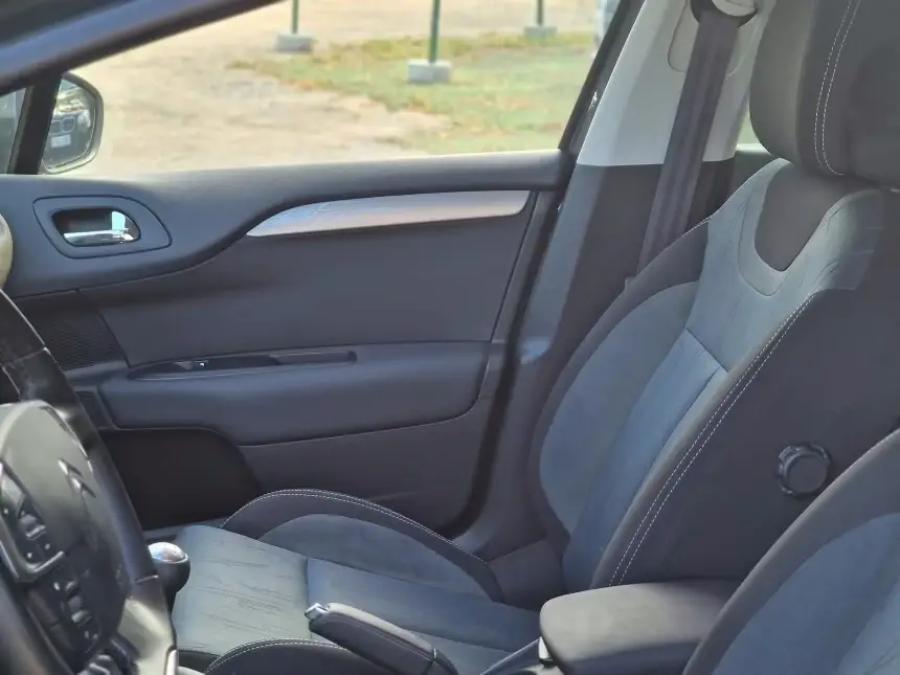 Grey Citroen C4 2011 in Grobiņa, with an engine capacity of 1.60 L and mileage of 186 thousand km for 4450 €, photo 14 on AUTOMOTO.COM.LV