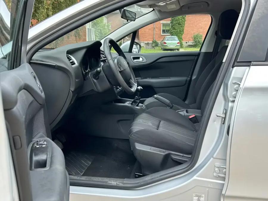 Grey Citroen C4 2011 in Grobiņa, with an engine capacity of 1.60 L and mileage of 240 thousand km for 4500 €, photo 8 on AUTOMOTO.COM.LV