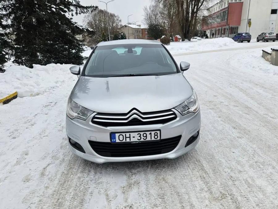 Pelēks Citroen C4 2011 Jēkabpils, ar dzinēja tilpumu 1.40 L un nobraukumu 241 tūkst. km par 3990 €, foto 4 vietnē AUTOMOTO.COM.LV