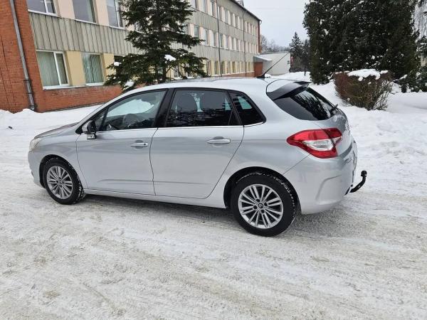 Pelēks Citroen C4 2011 Jēkabpils, ar dzinēja tilpumu 1.40 L un nobraukumu 241 tūkst. km par 3990 €, foto 10 vietnē AUTOMOTO.COM.LV