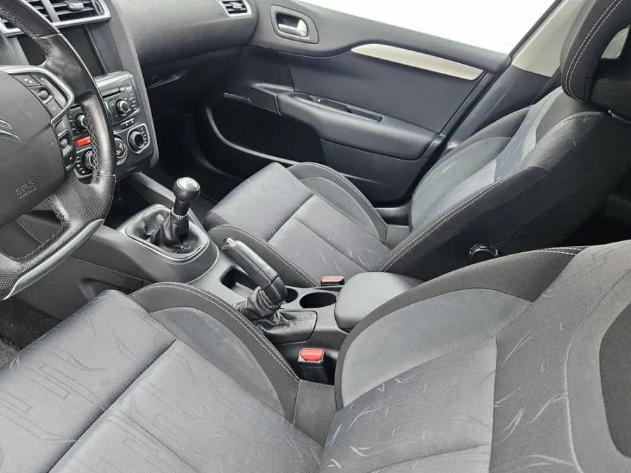 Pelēks Citroen C4 2011 Jēkabpils, ar dzinēja tilpumu 1.40 L un nobraukumu 241 tūkst. km par 3990 €, foto 14 vietnē AUTOMOTO.COM.LV