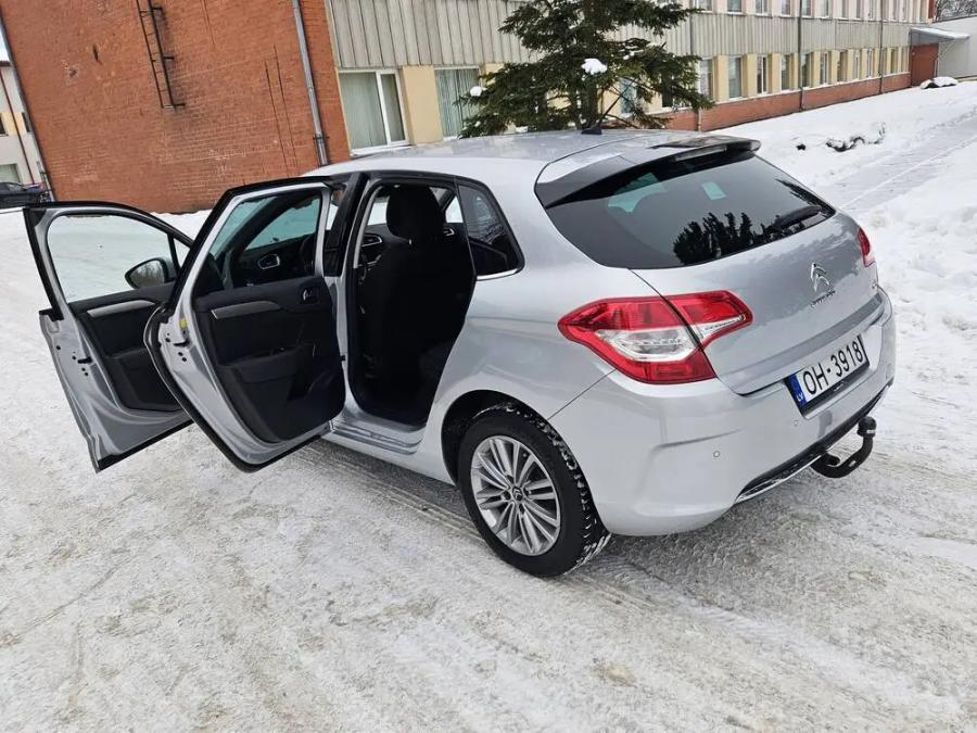 Pelēks Citroen C4 2011 Jēkabpils, ar dzinēja tilpumu 1.40 L un nobraukumu 241 tūkst. km par 3990 €, foto 16 vietnē AUTOMOTO.COM.LV