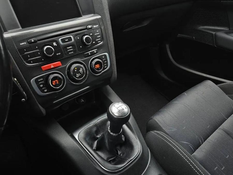 Pelēks Citroen C4 2011 Jēkabpils, ar dzinēja tilpumu 1.40 L un nobraukumu 241 tūkst. km par 3990 €, foto 24 vietnē AUTOMOTO.COM.LV