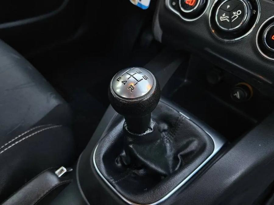Pelēks Citroen C4 2011 Jēkabpils, ar dzinēja tilpumu 1.40 L un nobraukumu 241 tūkst. km par 3990 €, foto 25 vietnē AUTOMOTO.COM.LV