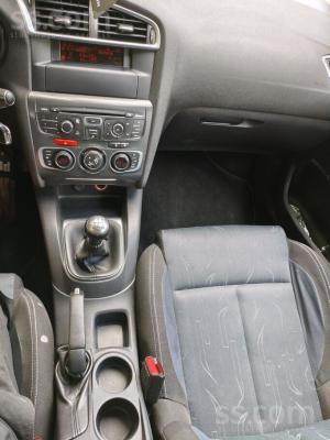 Pelēks Citroen C4 2011 Rēzekne, ar dzinēja tilpumu 1.60 L un nobraukumu 327 tūkst. km par 2999 €, foto 13 vietnē AUTOMOTO.COM.LV