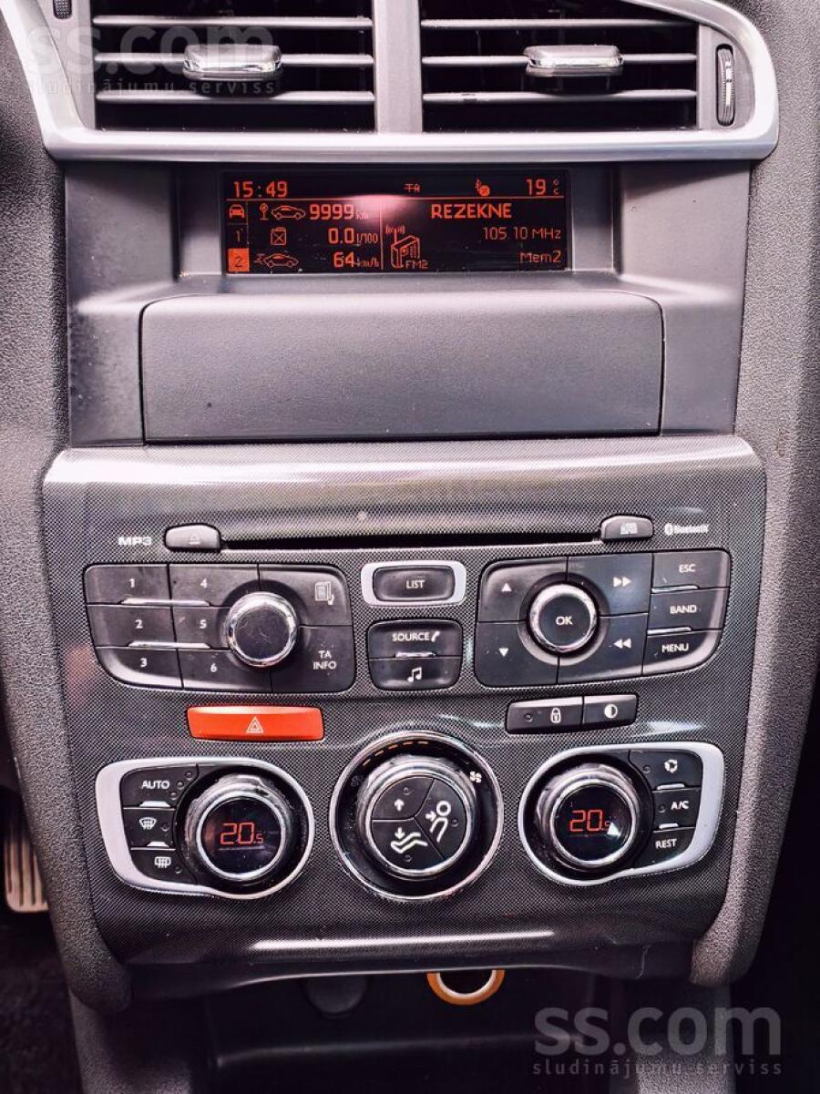 Pelēks Citroen C4 2011 Rēzekne, ar dzinēja tilpumu 1.60 L un nobraukumu 327 tūkst. km par 2999 €, foto 15 vietnē AUTOMOTO.COM.LV