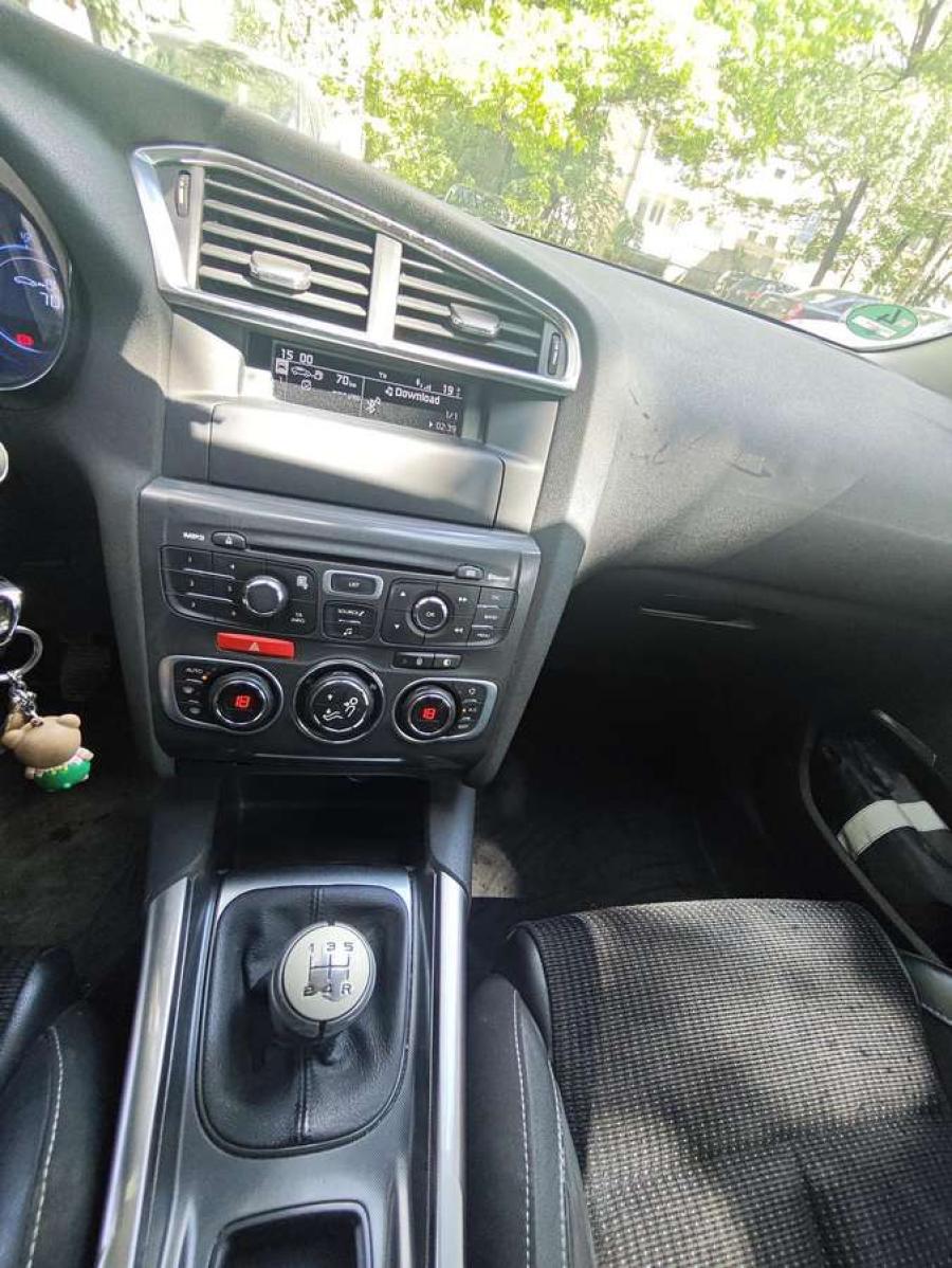 Pelēks Citroen C4 2011 Kauņa, ar dzinēja tilpumu 1.60 L un nobraukumu 276 tūkst. km par 3300 €, foto 12 vietnē AUTOMOTO.COM.LV