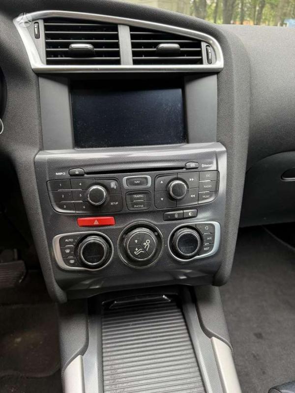 Grey Citroen C4 2011 in Kaunas, with an engine capacity of 1.56 L and mileage of 267 thousand km for 2300 €, photo 10 on AUTOMOTO.COM.LV