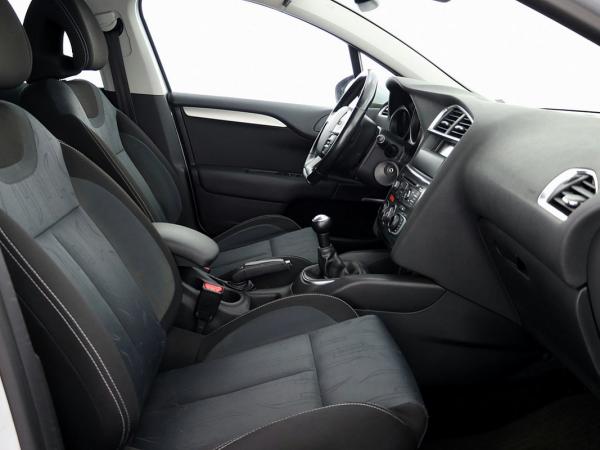 Grey Citroen C4 2011 in Tallinn, with an engine capacity of 1.60 L and mileage of 226 thousand km for 1599 €, photo 6 on AUTOMOTO.COM.LV