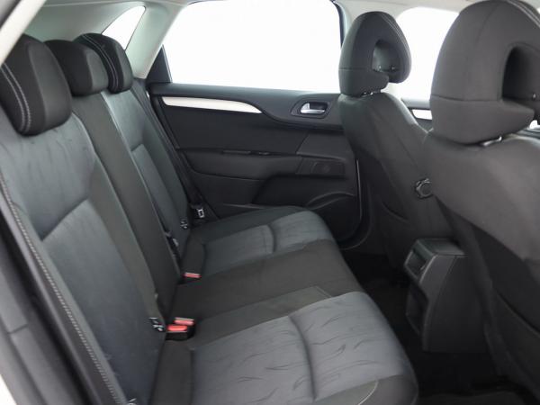 Grey Citroen C4 2011 in Tallinn, with an engine capacity of 1.60 L and mileage of 226 thousand km for 1599 €, photo 7 on AUTOMOTO.COM.LV