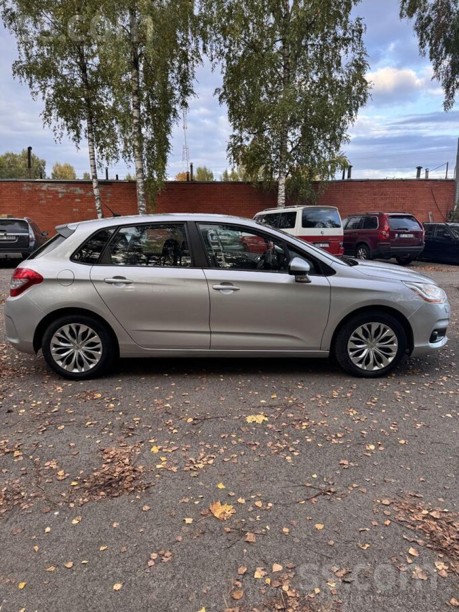 Pelēks Citroen C4 2011 Rīga, ar dzinēja tilpumu 1.40 L un nobraukumu 160 tūkst. km par 2299 €, foto 3 vietnē AUTOMOTO.COM.LV