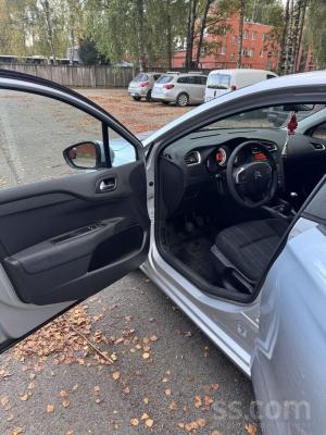 Pelēks Citroen C4 2011 Rīga, ar dzinēja tilpumu 1.40 L un nobraukumu 160 tūkst. km par 2299 €, foto 5 vietnē AUTOMOTO.COM.LV