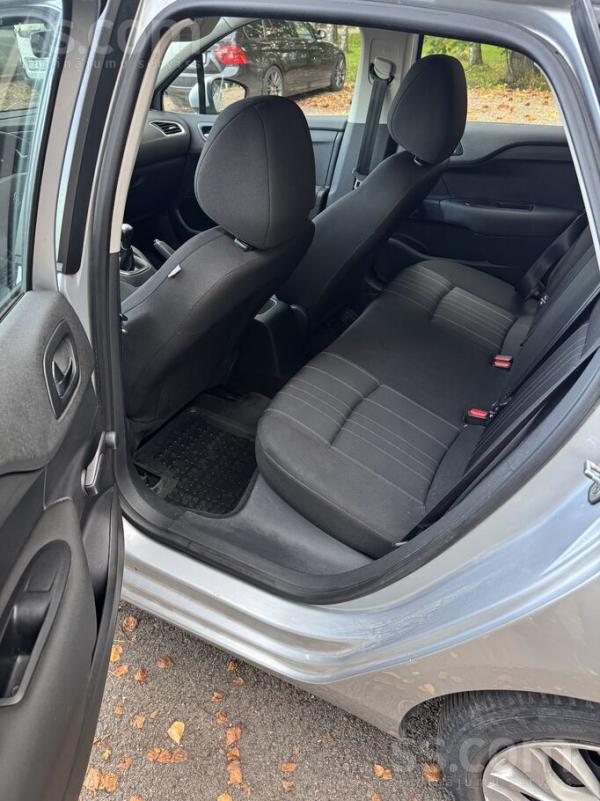 Grey Citroen C4 2011 in Riga, with an engine capacity of 1.40 L and mileage of 160 thousand km for 2299 €, photo 7 on AUTOMOTO.COM.LV