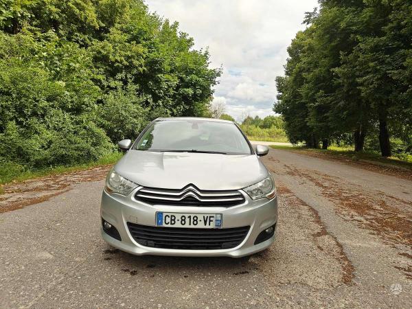 Pelēks Citroen C4 2012 Tauragė, ar dzinēja tilpumu 1.56 L un nobraukumu 260 tūkst. km par 1999 €, foto 9 vietnē AUTOMOTO.COM.LV