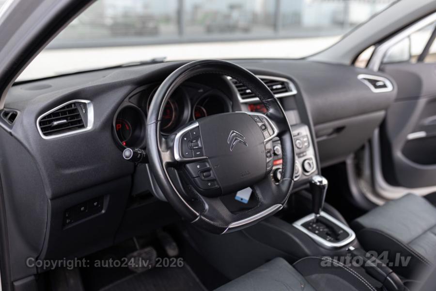 Pelēks Citroen C4 2012 Tallina, ar dzinēja tilpumu 1.60 L un nobraukumu 158 tūkst. km par 3999 €, foto 14 vietnē AUTOMOTO.COM.LV