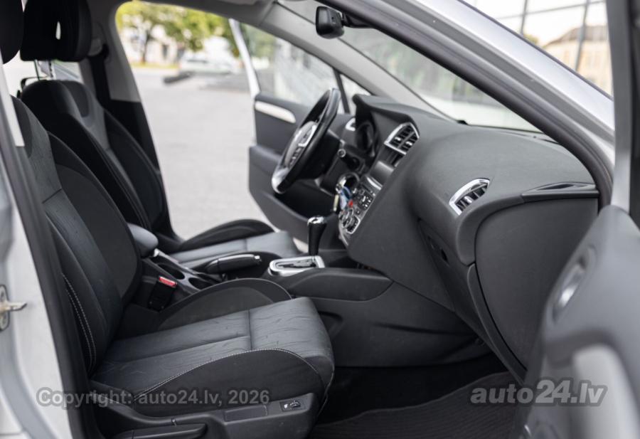 Pelēks Citroen C4 2012 Tallina, ar dzinēja tilpumu 1.60 L un nobraukumu 158 tūkst. km par 3999 €, foto 15 vietnē AUTOMOTO.COM.LV