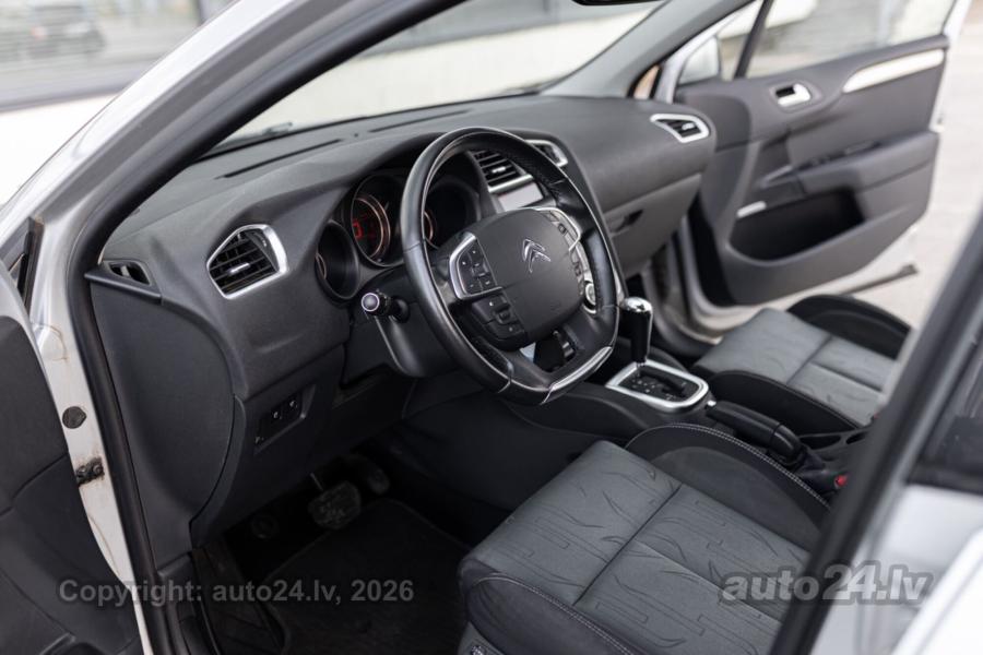Pelēks Citroen C4 2012 Tallina, ar dzinēja tilpumu 1.60 L un nobraukumu 158 tūkst. km par 3999 €, foto 18 vietnē AUTOMOTO.COM.LV