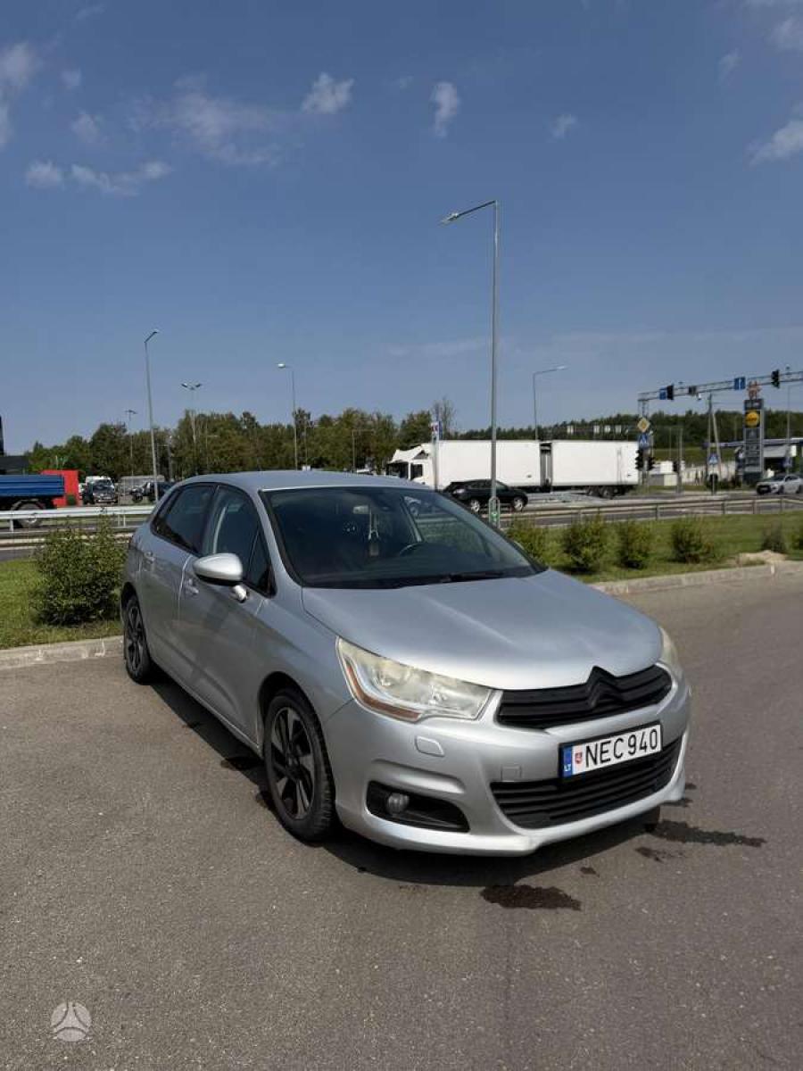 Grey Citroen C4 2012 in Vilnius, with an engine capacity of 1.60 L and mileage of 345 thousand km for 3500 €, photo 4 on AUTOMOTO.COM.LV