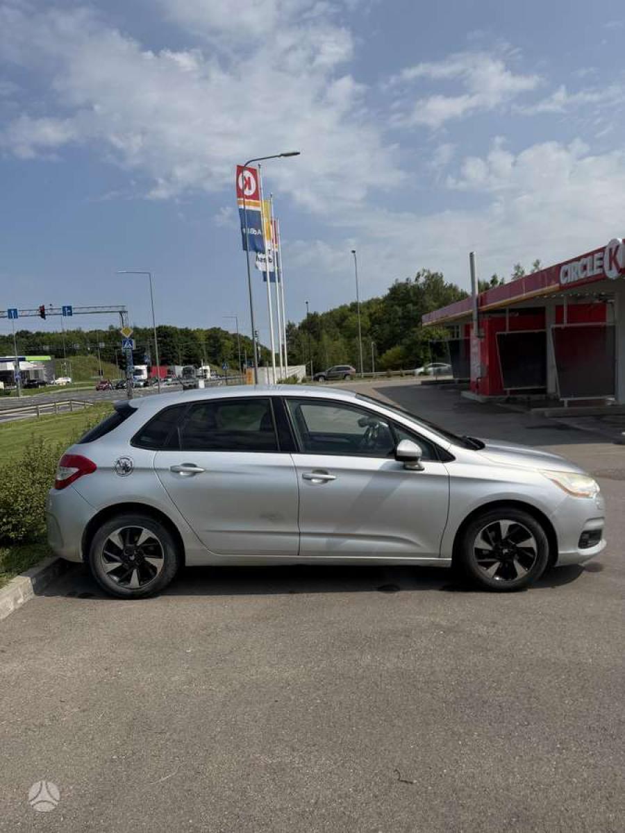 Grey Citroen C4 2012 in Vilnius, with an engine capacity of 1.60 L and mileage of 345 thousand km for 3500 €, photo 6 on AUTOMOTO.COM.LV