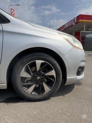 Grey Citroen C4 2012 in Vilnius, with an engine capacity of 1.60 L and mileage of 345 thousand km for 3500 €, photo 10 on AUTOMOTO.COM.LV