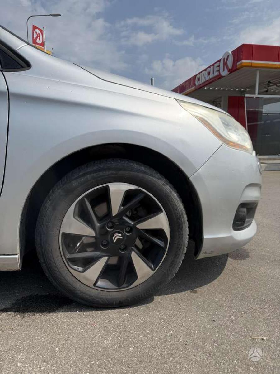 Grey Citroen C4 2012 in Vilnius, with an engine capacity of 1.60 L and mileage of 345 thousand km for 3500 €, photo 10 on AUTOMOTO.COM.LV