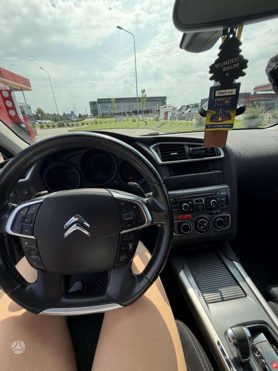 Grey Citroen C4 2012 in Vilnius, with an engine capacity of 1.60 L and mileage of 345 thousand km for 3500 €, photo 12 on AUTOMOTO.COM.LV