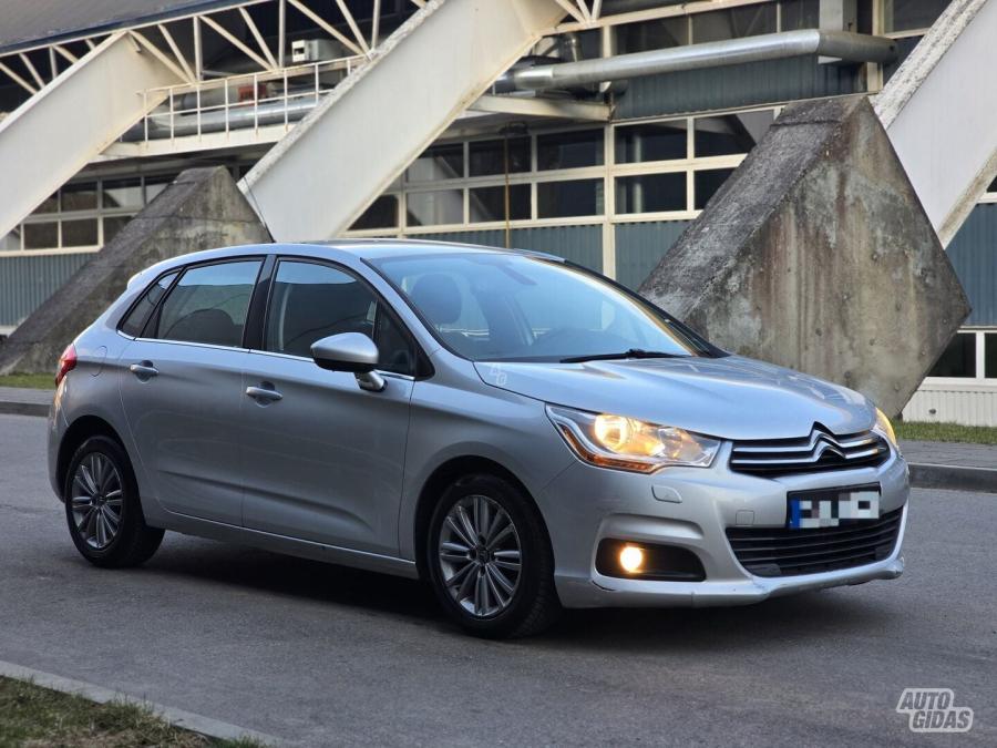 Grey Citroen C4 2013 in Vilnius, with an engine capacity of 1.60 L and mileage of 141 thousand km for 1500 €, photo 3 on AUTOMOTO.COM.LV