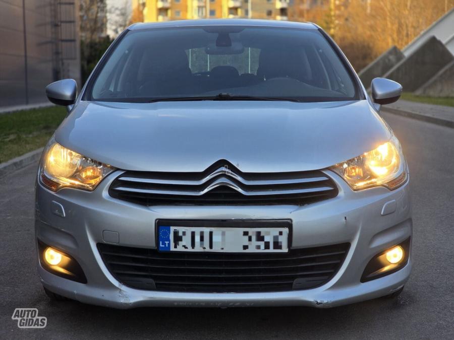 Grey Citroen C4 2013 in Vilnius, with an engine capacity of 1.60 L and mileage of 141 thousand km for 1500 €, photo 8 on AUTOMOTO.COM.LV