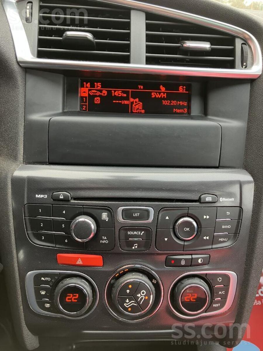 Pelēks Citroen C4 2013 Talsi, ar dzinēja tilpumu 1.60 L un nobraukumu 238 tūkst. km par 3999 €, foto 11 vietnē AUTOMOTO.COM.LV