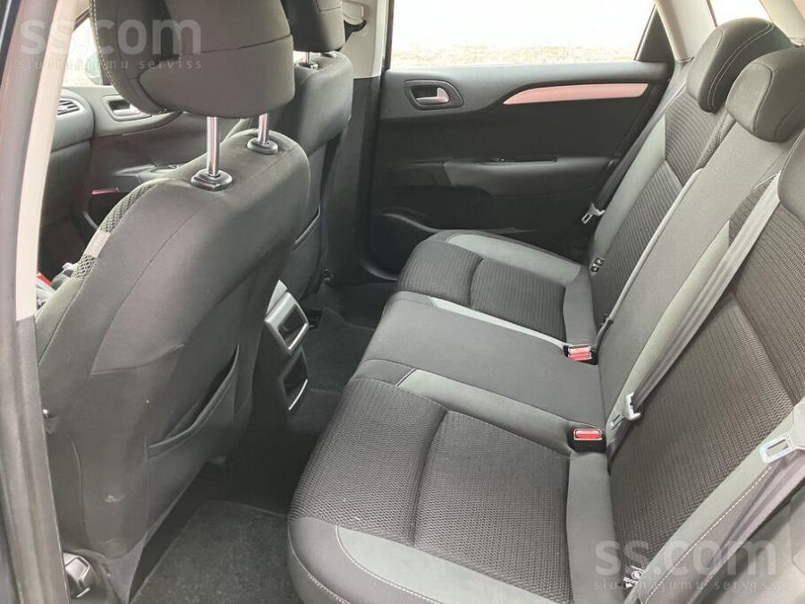 Pelēks Citroen C4 2013 Talsi, ar dzinēja tilpumu 1.60 L un nobraukumu 238 tūkst. km par 3999 €, foto 13 vietnē AUTOMOTO.COM.LV