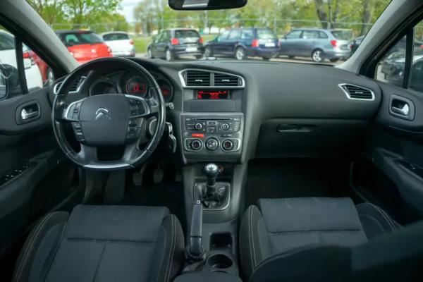 Pelēks Citroen C4 2013 Liepāja, ar dzinēja tilpumu 1.60 L un nobraukumu 208 tūkst. km par 4900 €, foto 7 vietnē AUTOMOTO.COM.LV