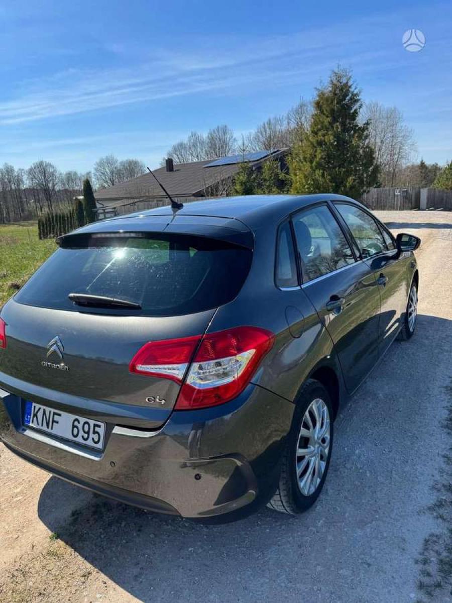 Grey Citroen C4 2013 in Taurage, with an engine capacity of 1.56 L and mileage of 298 thousand km for 2900 €, photo 3 on AUTOMOTO.COM.LV