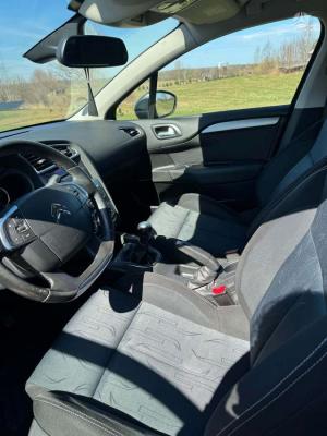 Grey Citroen C4 2013 in Taurage, with an engine capacity of 1.56 L and mileage of 298 thousand km for 2900 €, photo 5 on AUTOMOTO.COM.LV