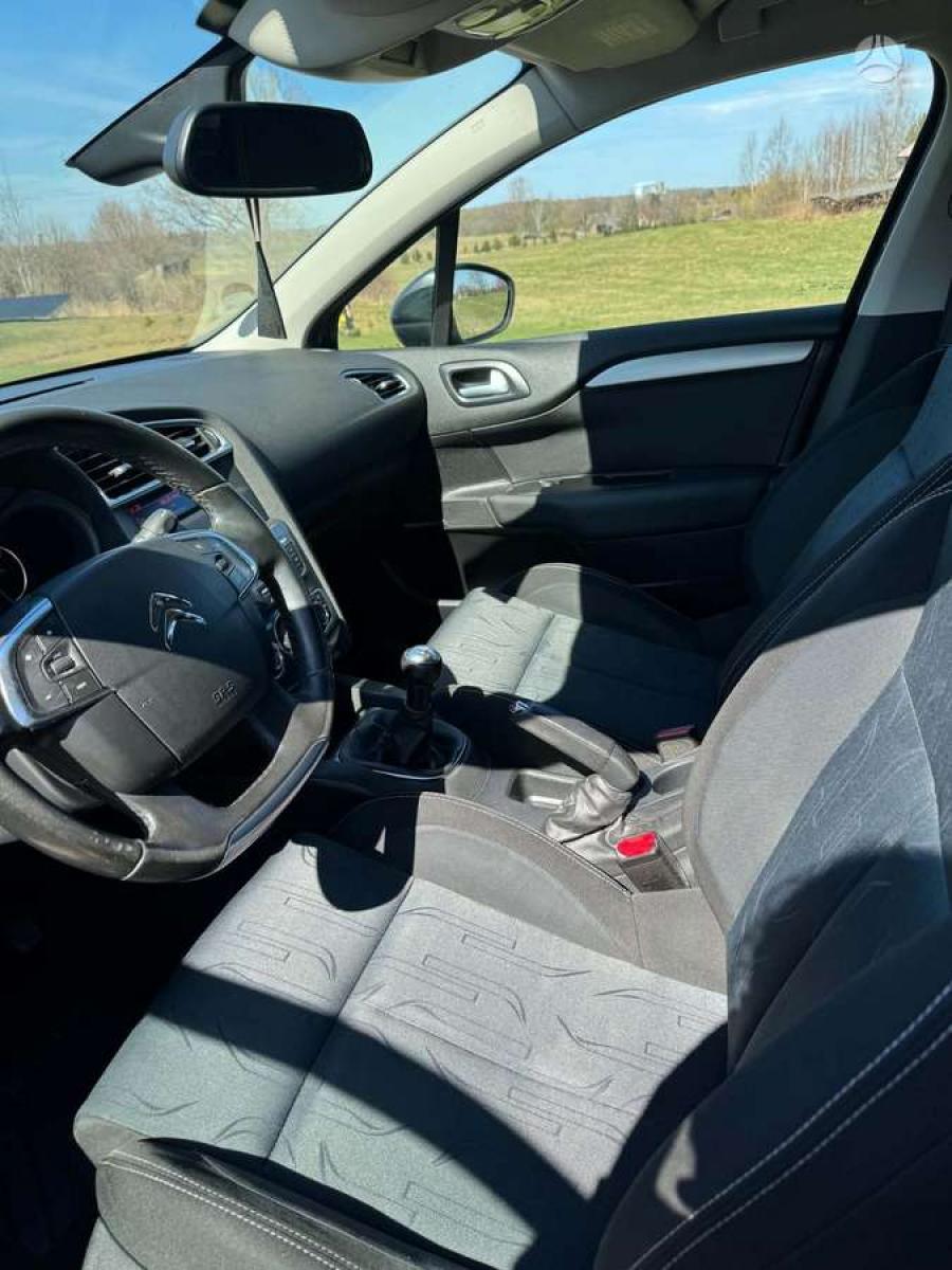 Grey Citroen C4 2013 in Taurage, with an engine capacity of 1.56 L and mileage of 298 thousand km for 2900 €, photo 5 on AUTOMOTO.COM.LV