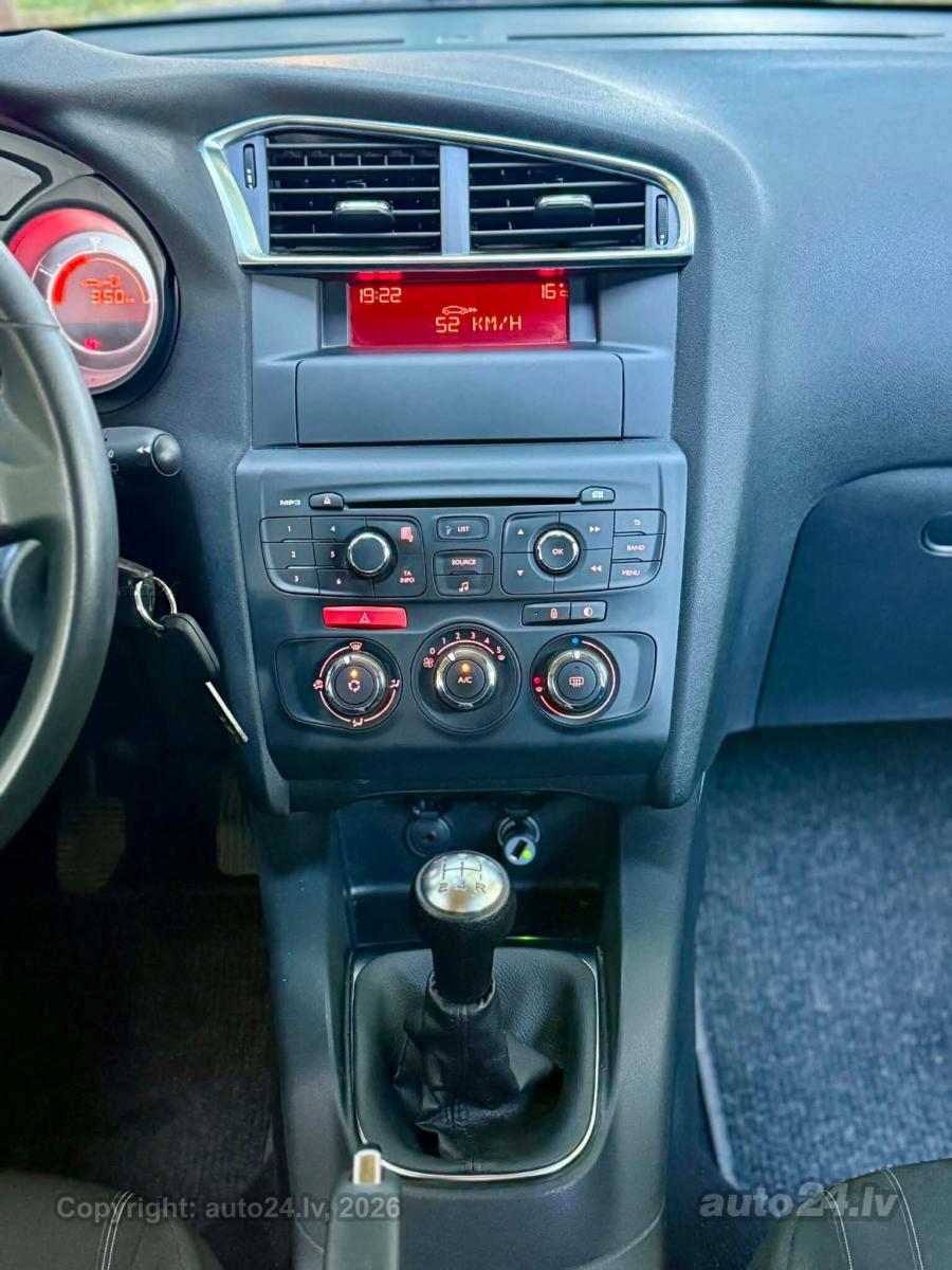 Grey Citroen C4 2013 in Tallinn, with an engine capacity of 1.60 L and mileage of 163 thousand km for 4700 €, photo 15 on AUTOMOTO.COM.LV