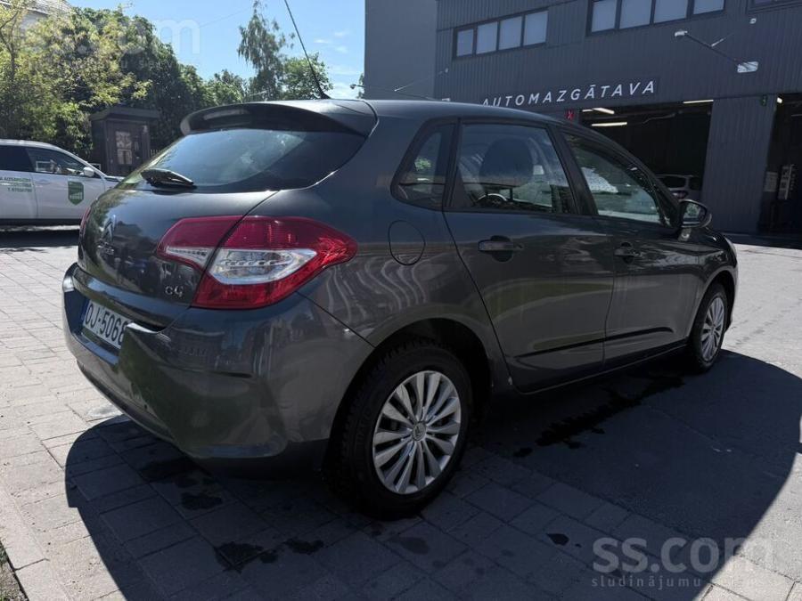 Grey Citroen C4 2013 in Riga, with an engine capacity of 1.60 L and mileage of 276 thousand km for 2450 €, photo 5 on AUTOMOTO.COM.LV