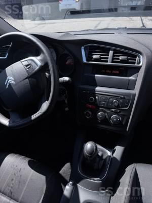 Grey Citroen C4 2013 in Riga, with an engine capacity of 1.60 L and mileage of 276 thousand km for 2450 €, photo 7 on AUTOMOTO.COM.LV
