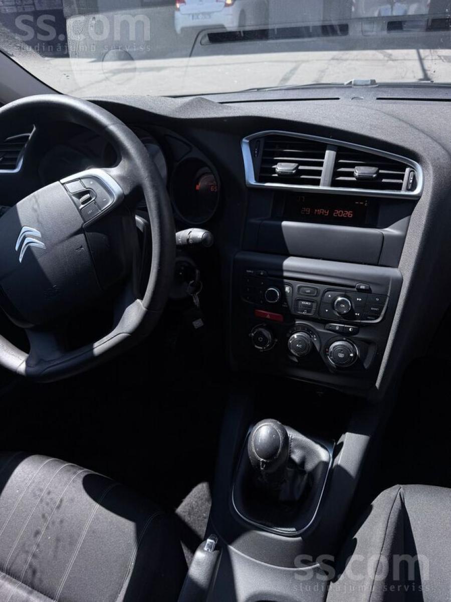 Grey Citroen C4 2013 in Riga, with an engine capacity of 1.60 L and mileage of 276 thousand km for 2450 €, photo 7 on AUTOMOTO.COM.LV