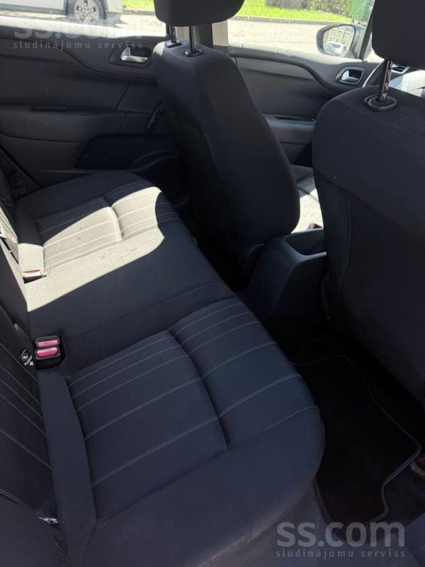Pelēks Citroen C4 2013 Rīga, ar dzinēja tilpumu 1.60 L un nobraukumu 276 tūkst. km par 2450 €, foto 7 vietnē AUTOMOTO.COM.LV