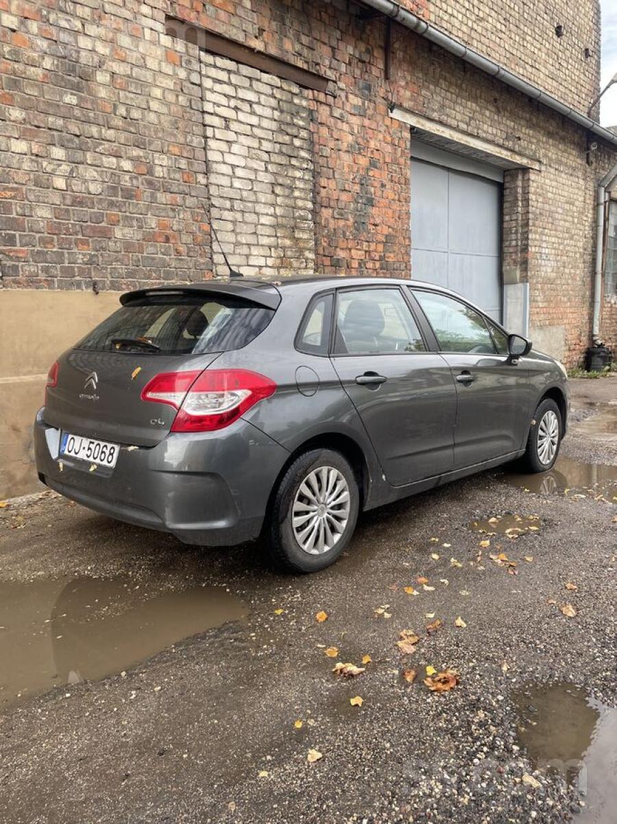Pelēks Citroen C4 2013 Rīga, ar dzinēja tilpumu 1.60 L un nobraukumu 276 tūkst. km par 2450 €, foto 3 vietnē AUTOMOTO.COM.LV