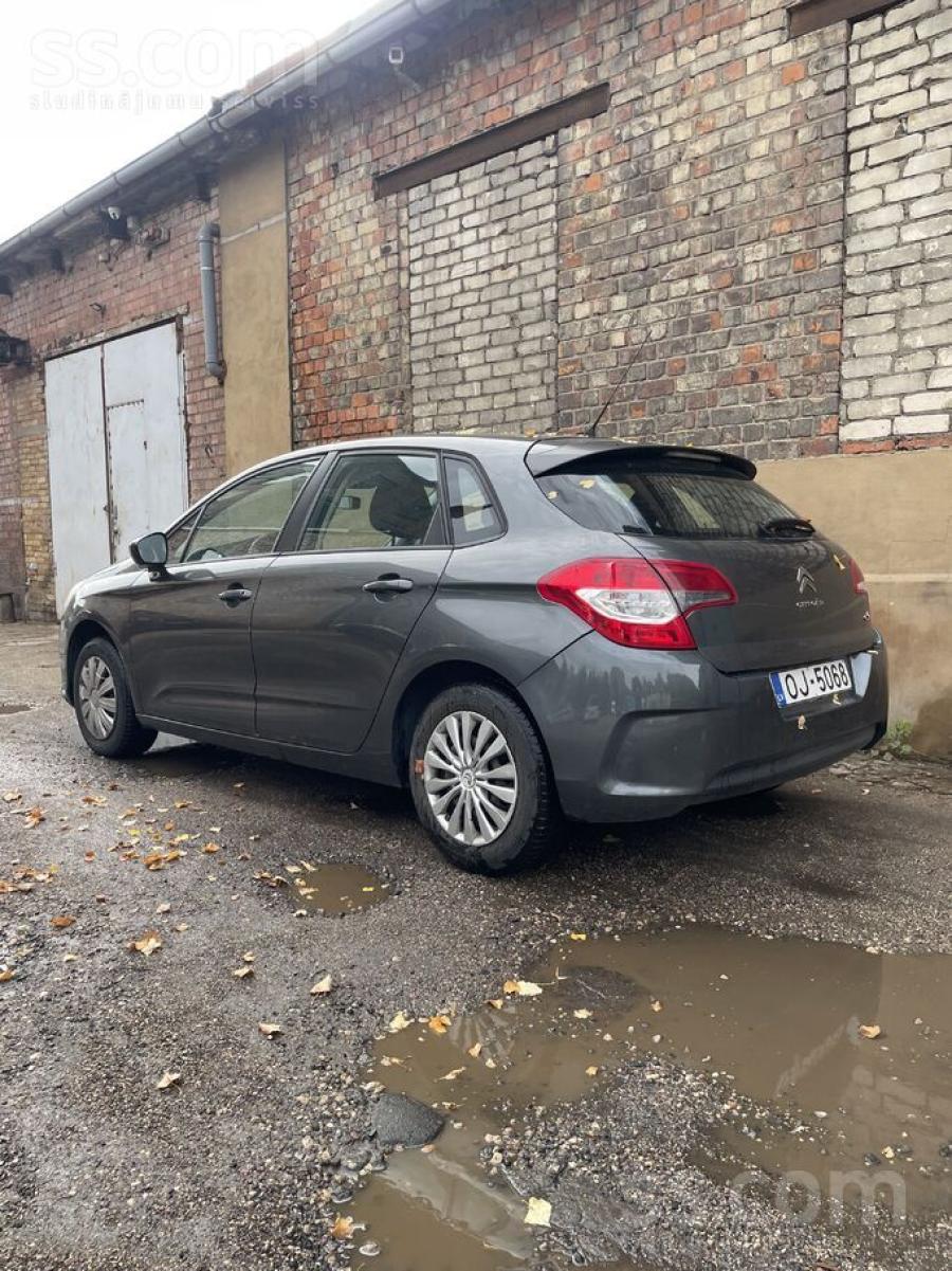Pelēks Citroen C4 2013 Rīga, ar dzinēja tilpumu 1.60 L un nobraukumu 276 tūkst. km par 2450 €, foto 5 vietnē AUTOMOTO.COM.LV