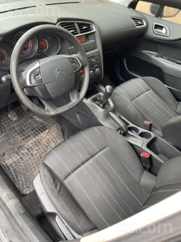 Pelēks Citroen C4 2013 Rīga, ar dzinēja tilpumu 1.60 L un nobraukumu 276 tūkst. km par 2450 €, foto 6 vietnē AUTOMOTO.COM.LV