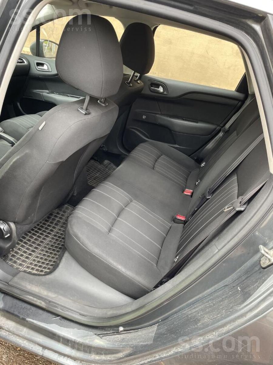 Pelēks Citroen C4 2013 Rīga, ar dzinēja tilpumu 1.60 L un nobraukumu 276 tūkst. km par 2450 €, foto 7 vietnē AUTOMOTO.COM.LV
