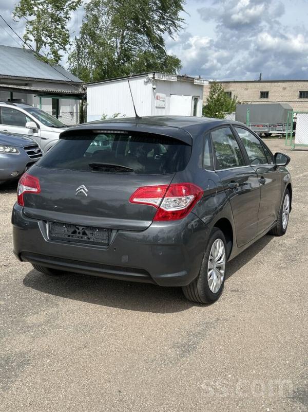 Grey Citroen C4 2014 in Daugavpils, with an engine capacity of 1.60 L and mileage of 205 thousand km for 5300 €, photo 5 on AUTOMOTO.COM.LV
