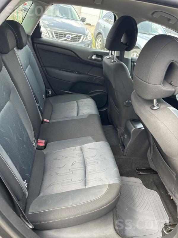Grey Citroen C4 2014 in Daugavpils, with an engine capacity of 1.60 L and mileage of 205 thousand km for 5300 €, photo 9 on AUTOMOTO.COM.LV
