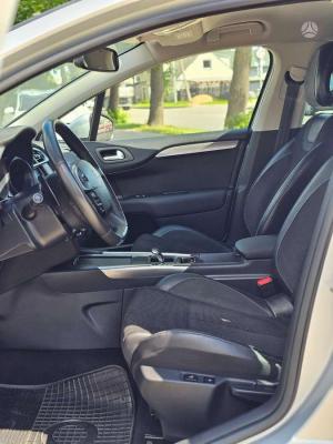 Grey Citroen C4 2014 in Siauliai, with an engine capacity of 1.60 L and mileage of 74 thousand km for 6450 €, photo 23 on AUTOMOTO.COM.LV
